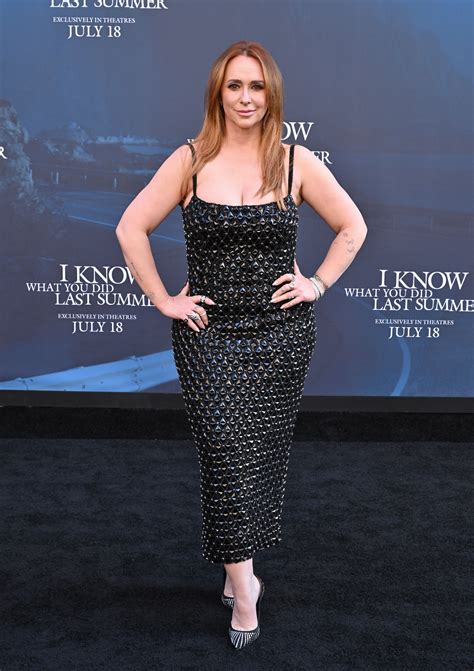 Jennifer Love Hewitt's Busty Evolution - King Ice Apps